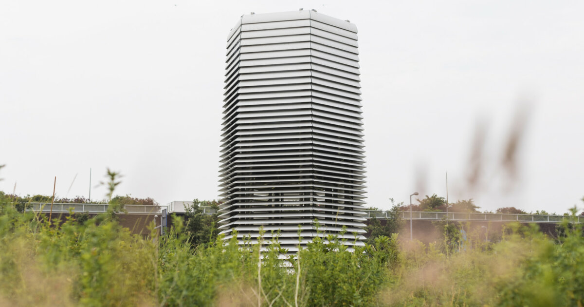 POLLUTION: Smog Free Tower.