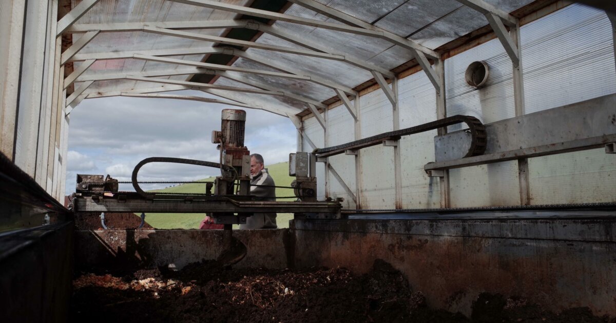 EARTH FLOW: The On-Site Compost Machine.